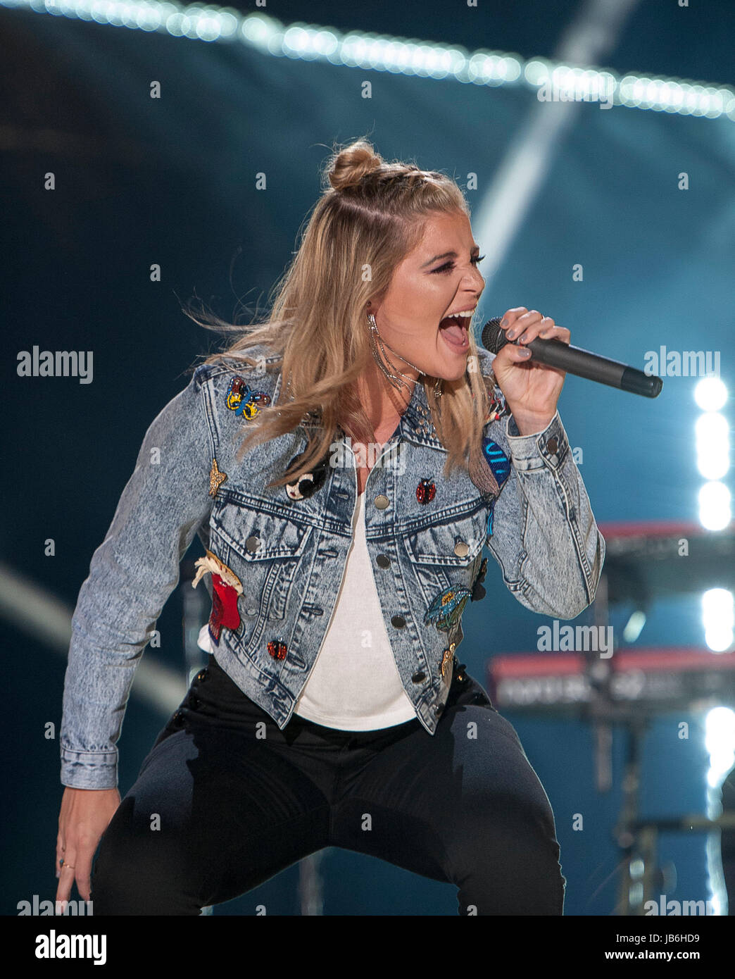 Nashville, Tennessee; USA. 8th June, 2017. Singer LAUREN ALAINA ...