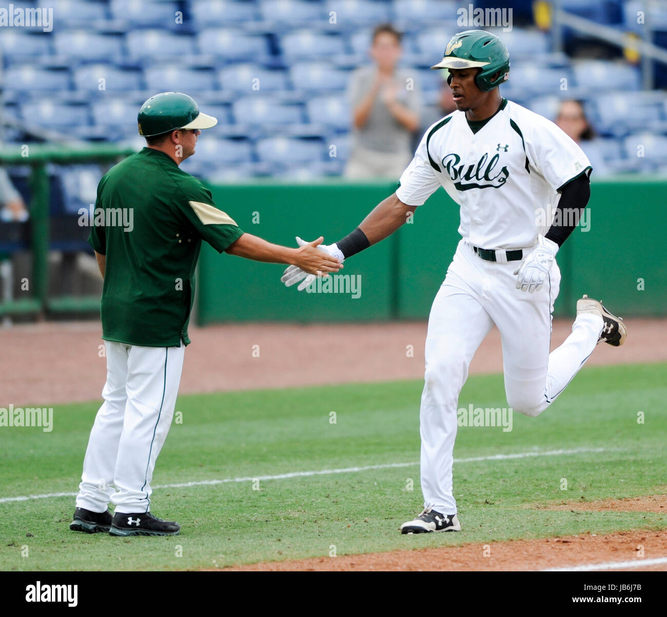 Chris cates hi-res stock photography and images - Alamy