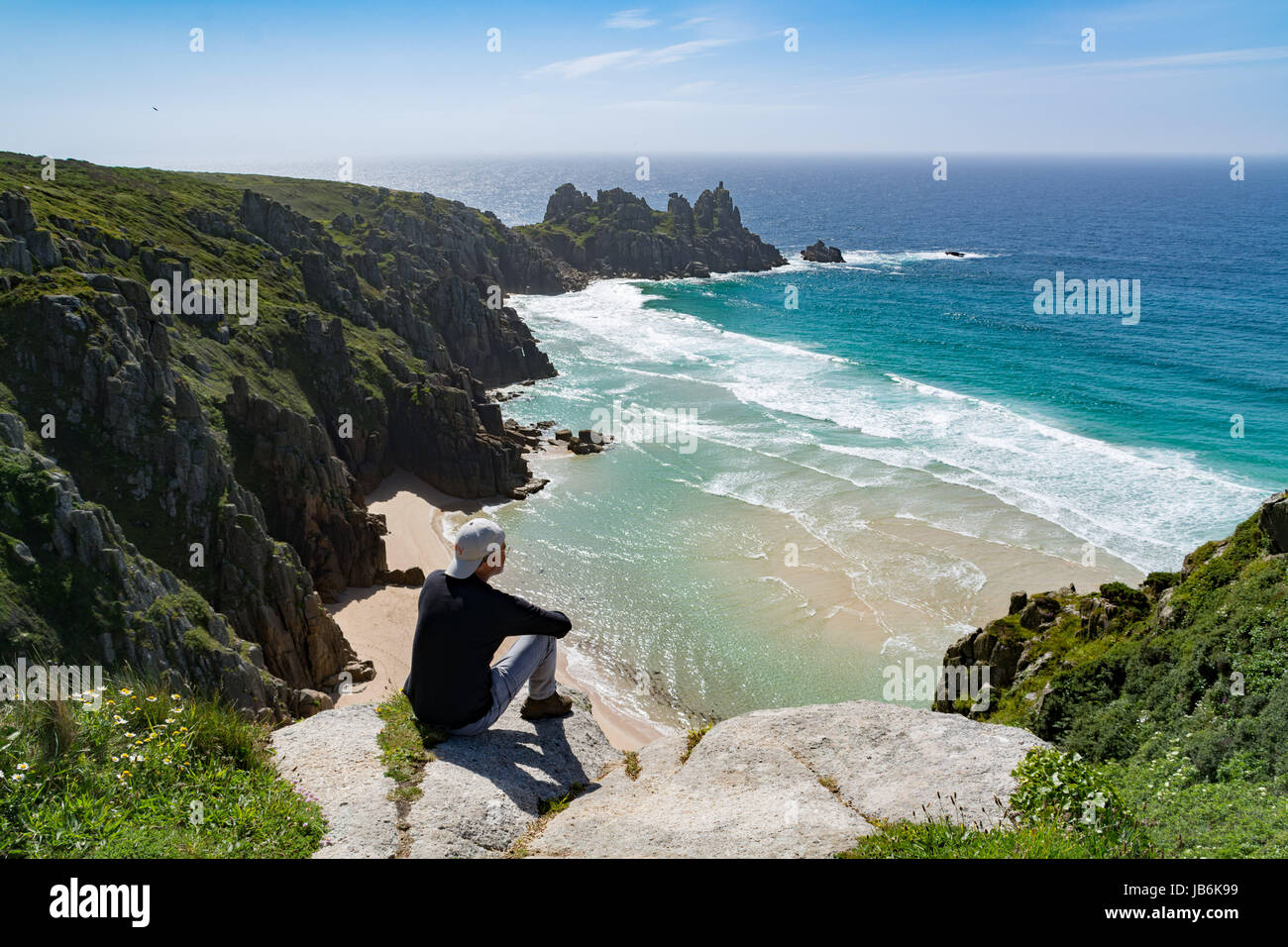 Treen and Penberth, Cornwall, UK. 9th June 2017. UK Weather. A hot and ...