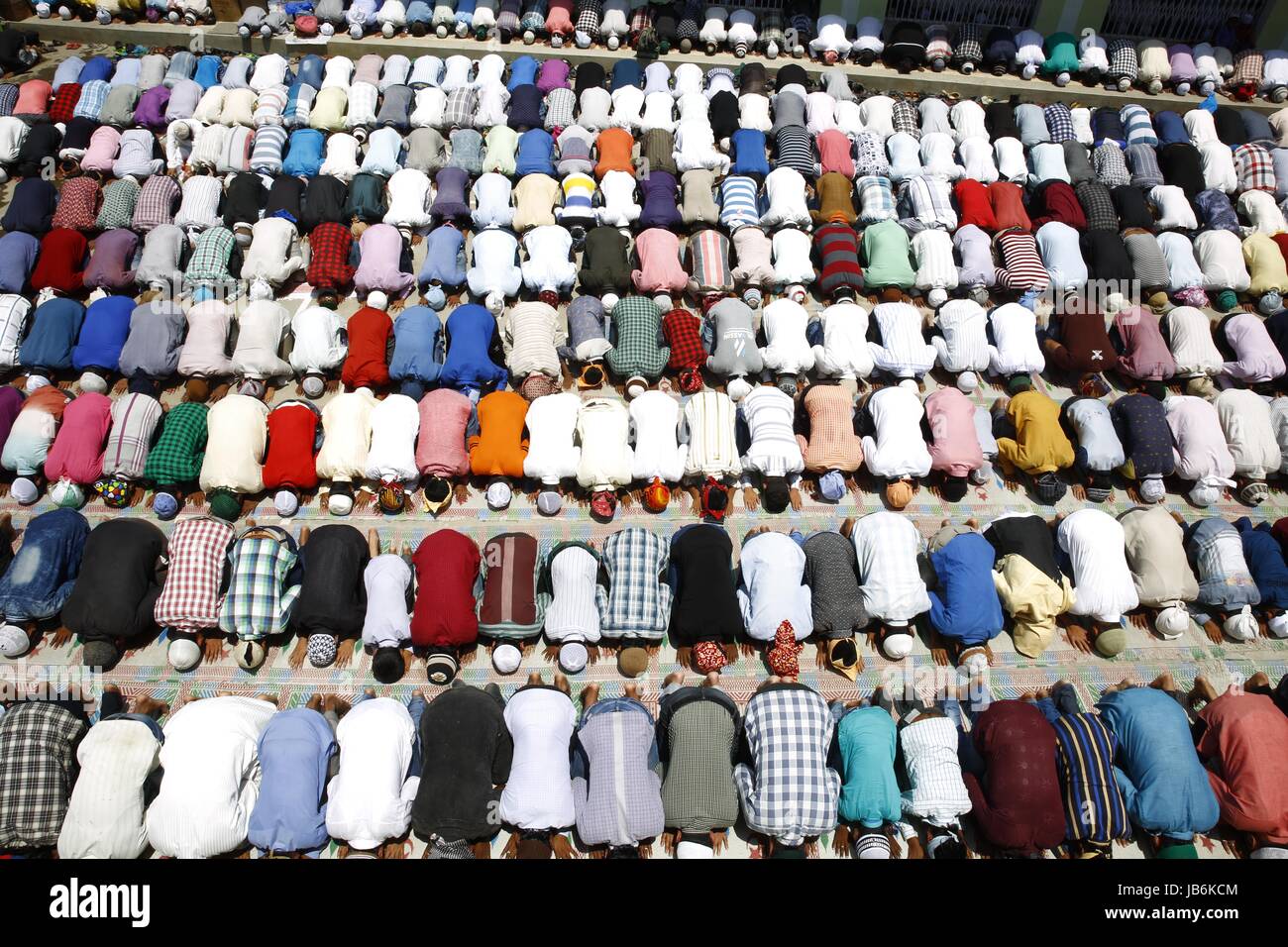 Kathmandu, Nepal. 2nd June, 2017. Nepalese Muslims offer prayers during ...