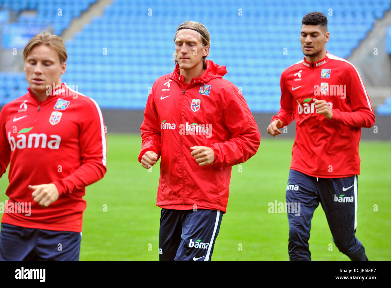 Per Egil Flo (center) from Norway trains during the training session ...