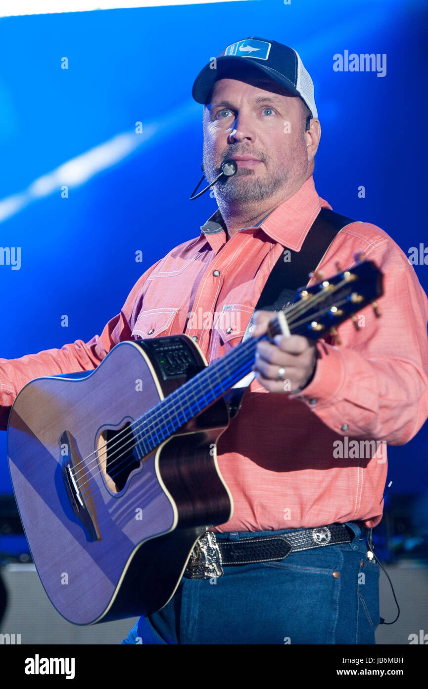 Jun. 08, 2017 - Nashville, Tennessee; USA - Musician GARTH BROOKS ...