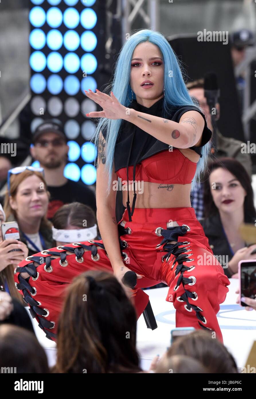 New York, NY, USA. 9th June, 2017. Halsey on stage for NBC Today Show ...