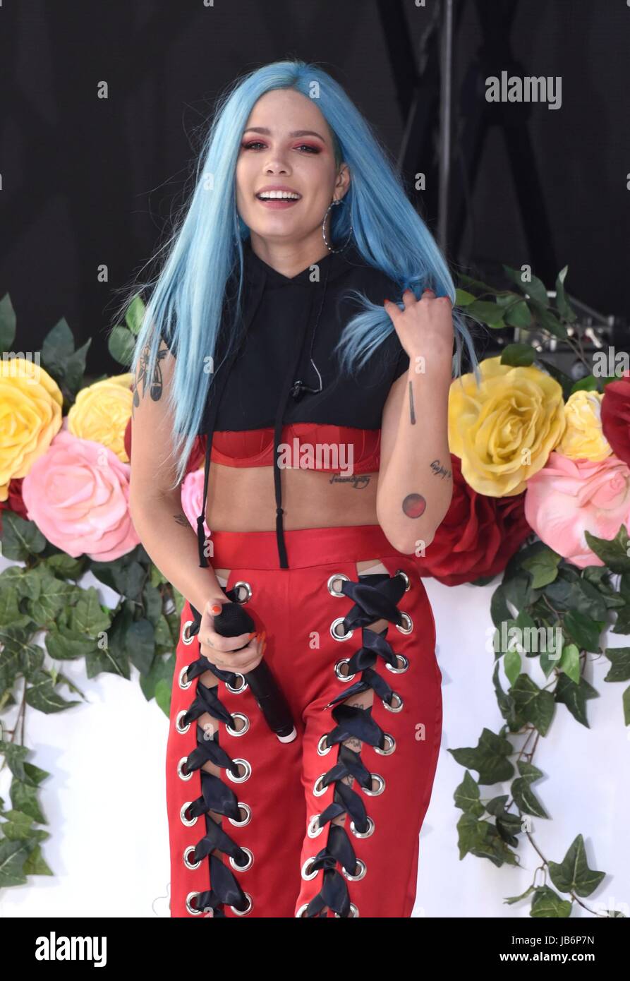 New York, NY, USA. 9th June, 2017. Halsey on stage for NBC Today Show ...
