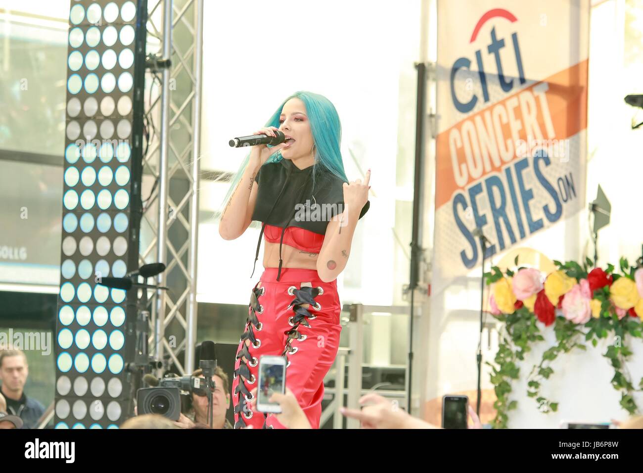New York, NY, USA. 9th June, 2017. Halsey on stage for NBC Today Show ...