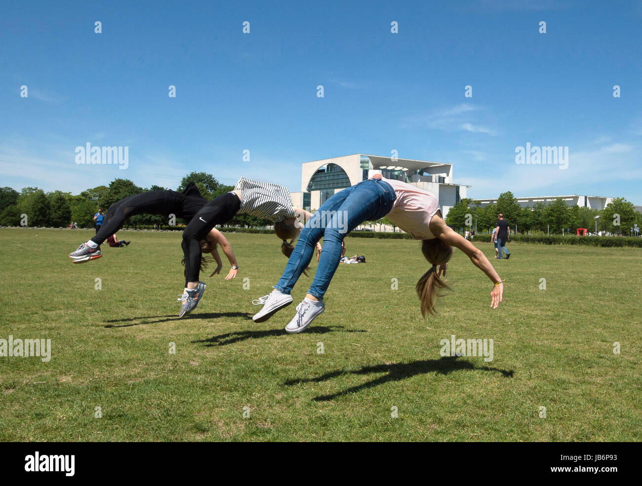 Back handspring hi-res stock photography and images - Alamy