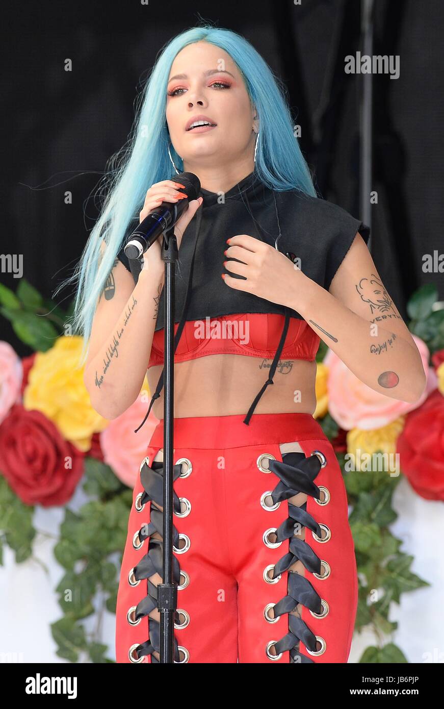 New York, NY, USA. 9th June, 2017. Halsey on stage for NBC Today Show ...