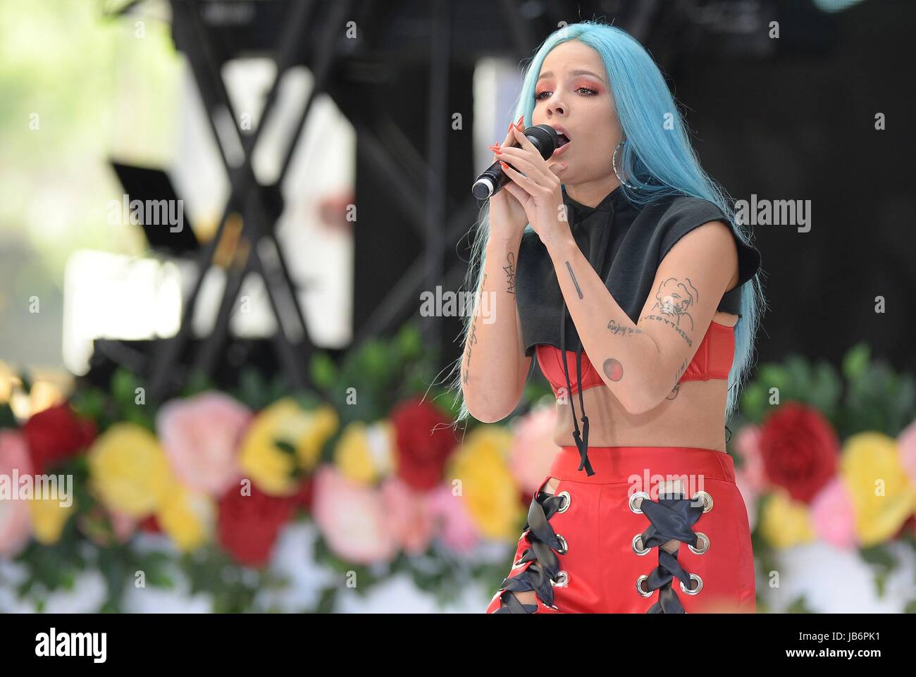 New York, NY, USA. 9th June, 2017. Halsey on stage for NBC Today Show ...