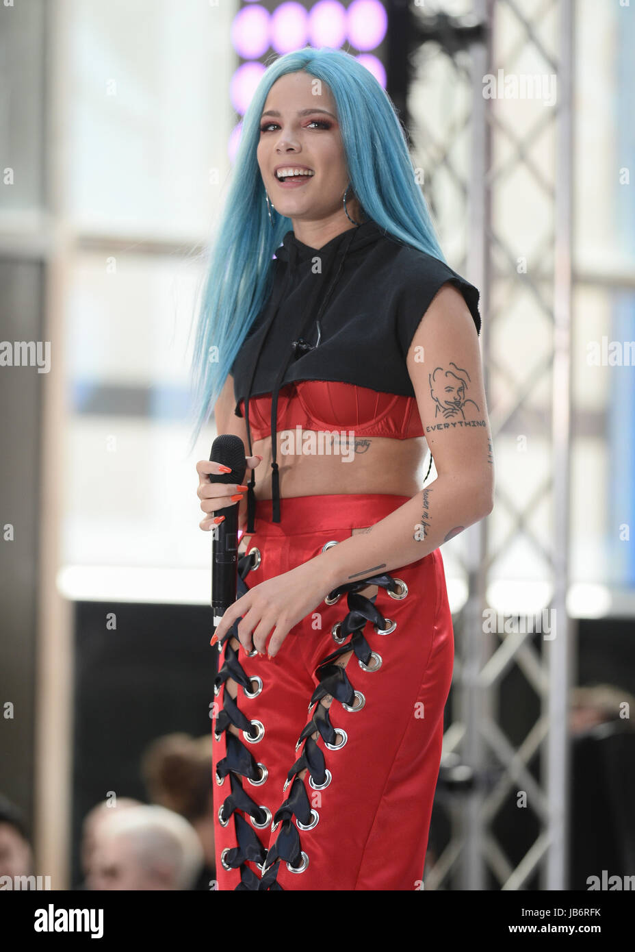 New York, USA. 9th Jun, 2017. Singer Halsey performs on NBC's 'Today ...