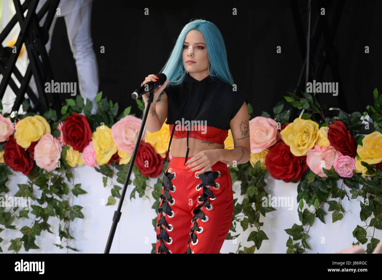 Halsey singer hi-res stock photography and images - Alamy