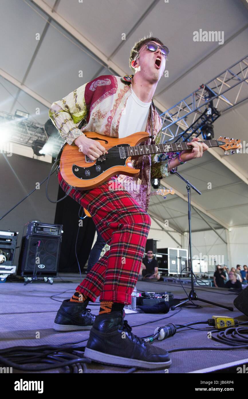 Manchester, Tennessee, USA. 8th June, 2017. JAKE LUPPEN of Hippo Campus ...