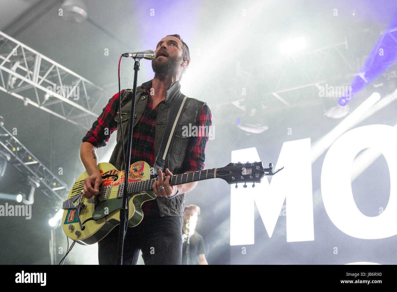 Manchester, Tennessee, USA. 8th June, 2017. JOSH OSTRANDER of Mondo ...