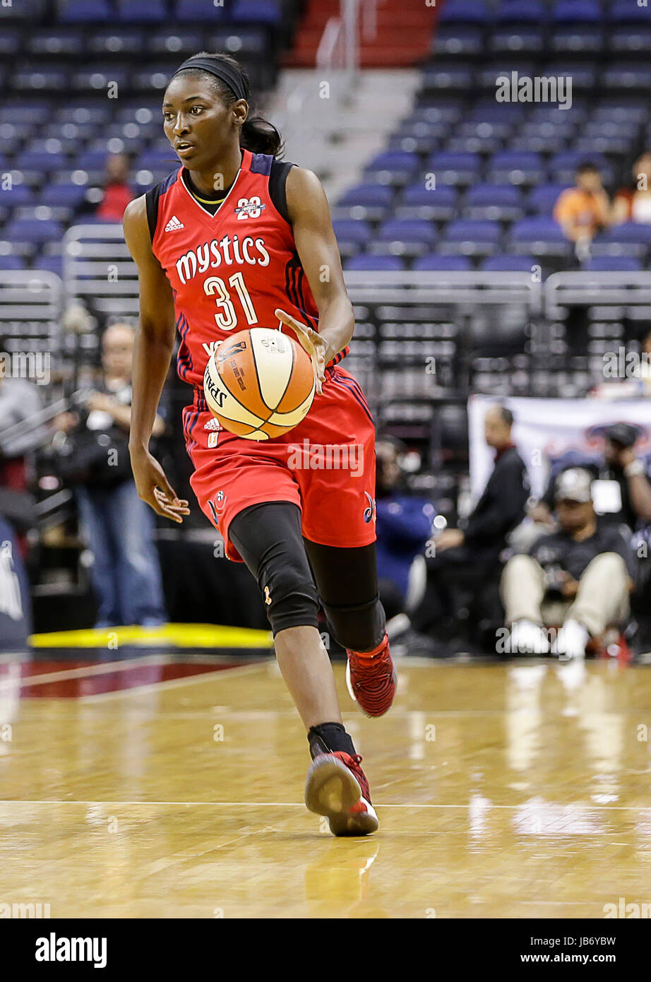 Asia taylor hi-res stock photography and images - Alamy