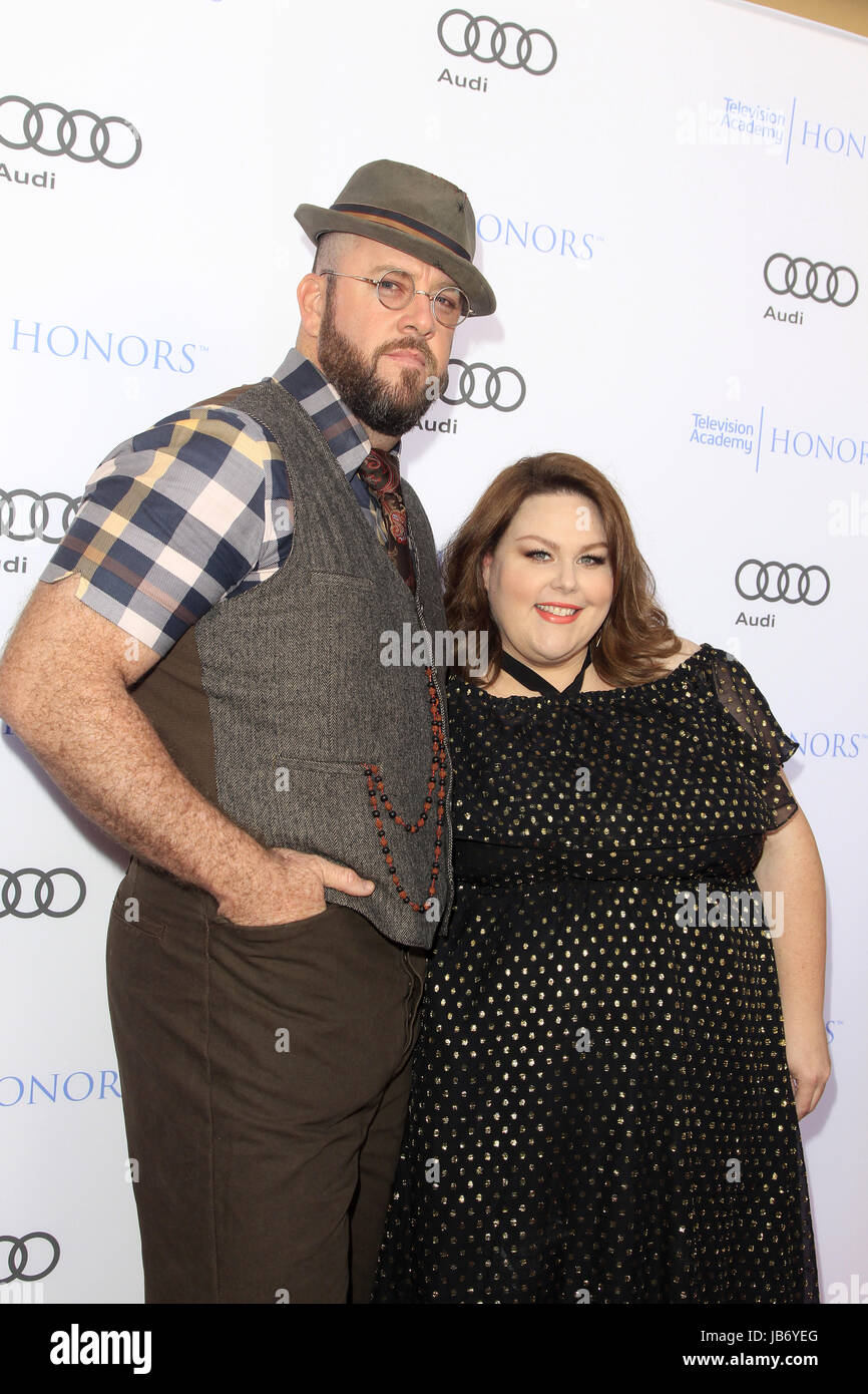 Chris sullivan with chrissy metz hi-res stock photography and images ...