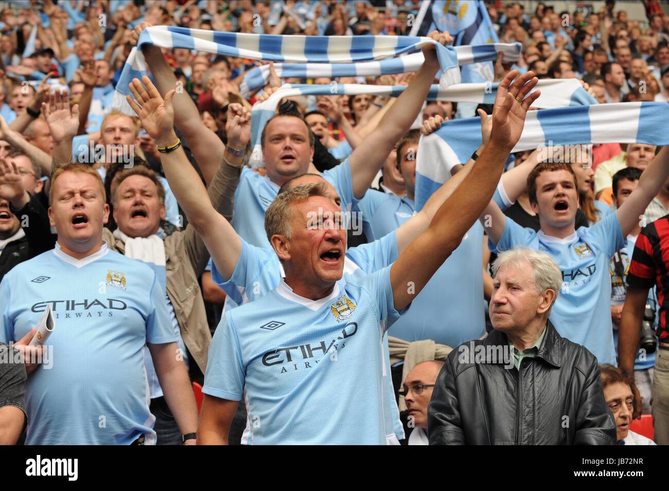 MANCHESTER CITY FANS MANCHESTER CITY V MANCHESTER U WEMBLEY LONDON ...