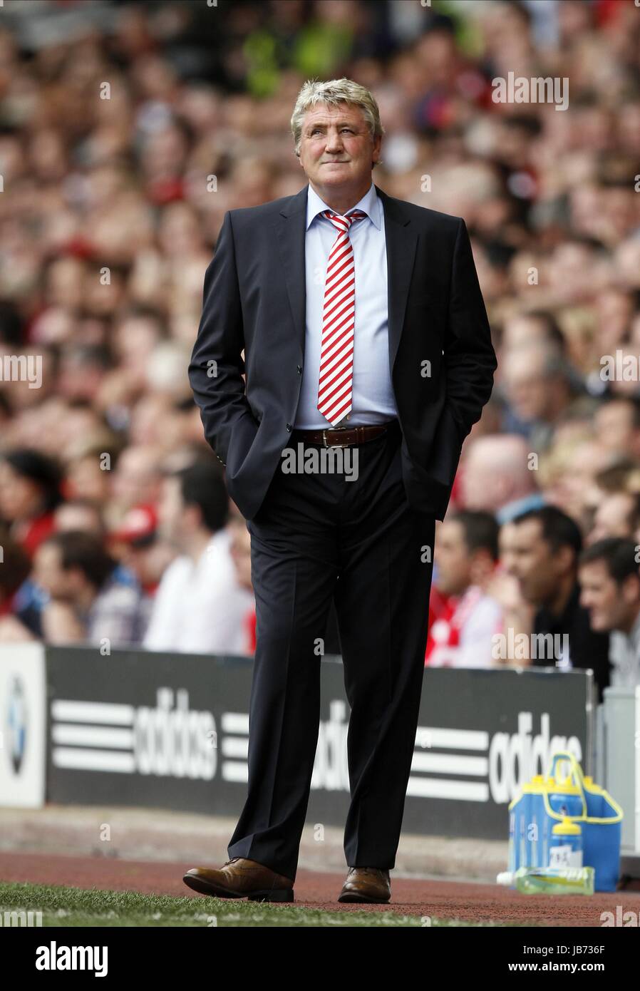 STEVE BRUCE LOOKS SMUG AFTER S LIVERPOOL V SUNDERLAND FC ANFIELD ...