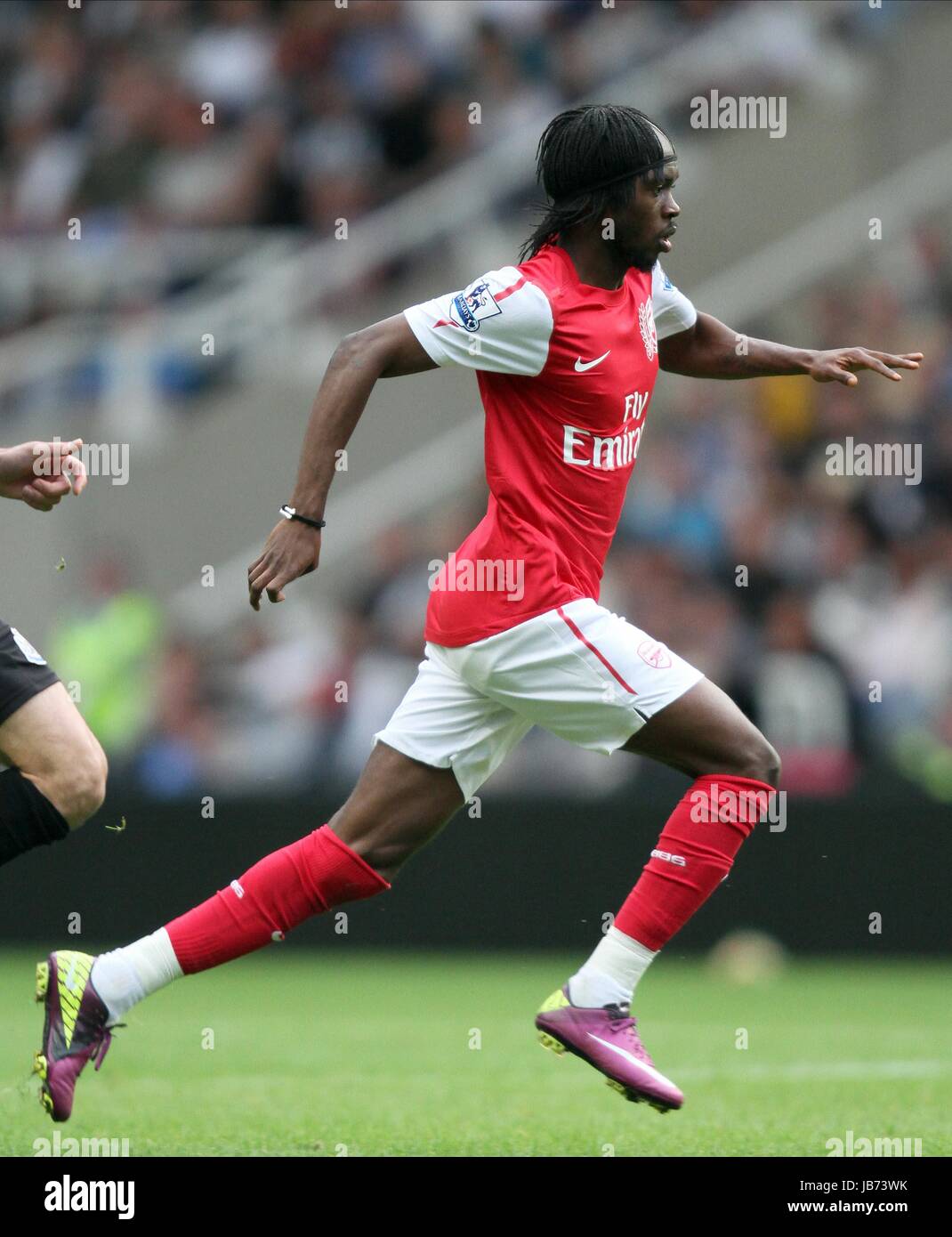 GERVINHO ARSENAL FC ARSENAL FC ST JAMES PARK NEWCASTLE ENGLAND 13 ...