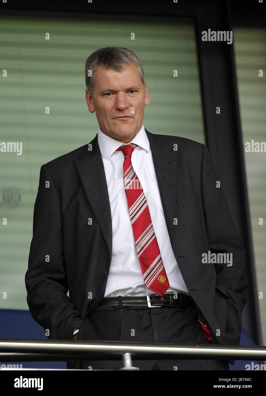 DAVID GILL MANCHESTER UNITED CHIEF EXECUTIVE MANCHESTER UTD CHIEF ...