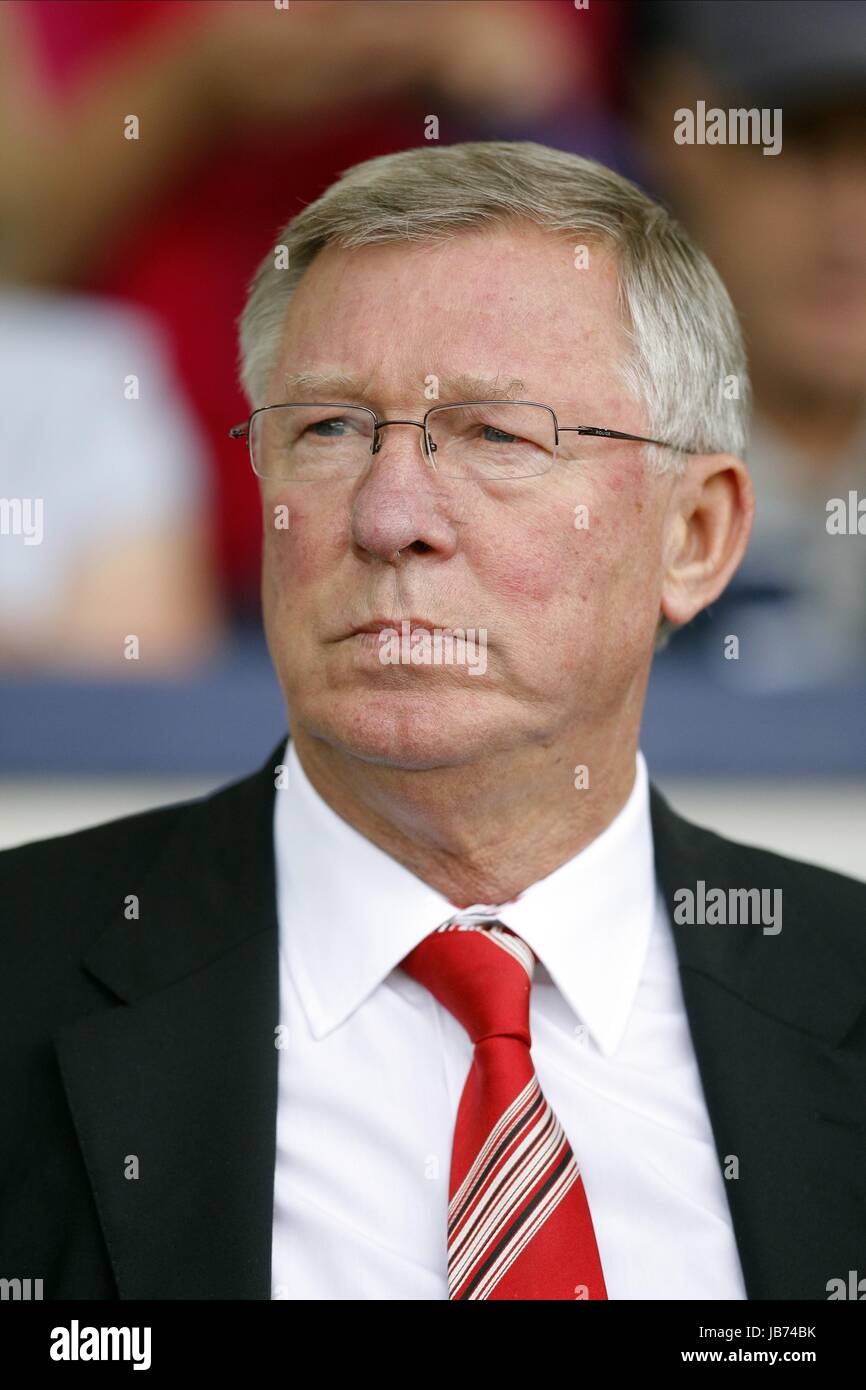 SIR ALEX FERGUSON MANCHESTER UNITED FC MANAGER MANCHESTER UNITED FC ...