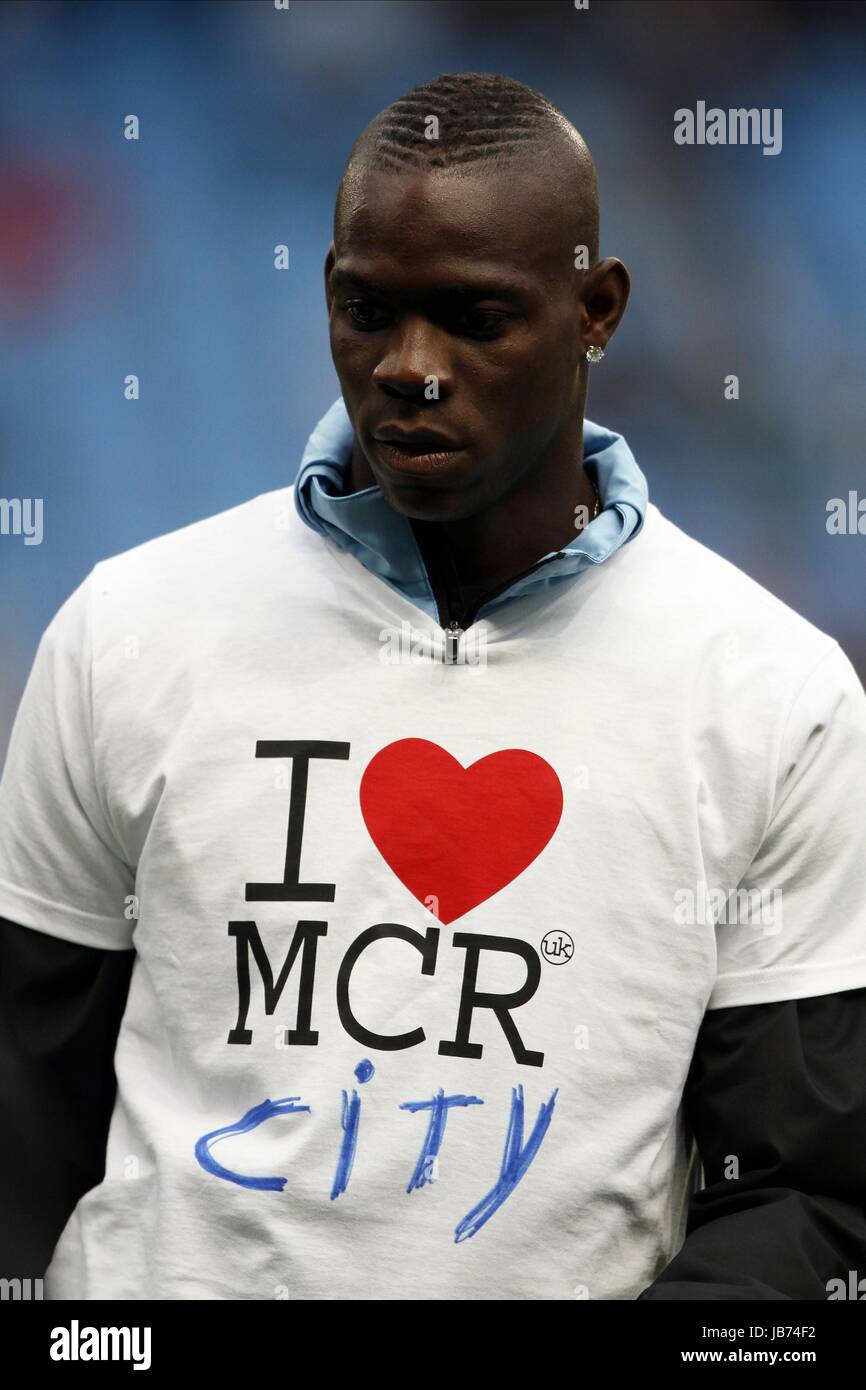 MARIO BALOTELLI MANCHESTER CITY FC MANCHESTER CITY FC ETHIAD STADIUM ...