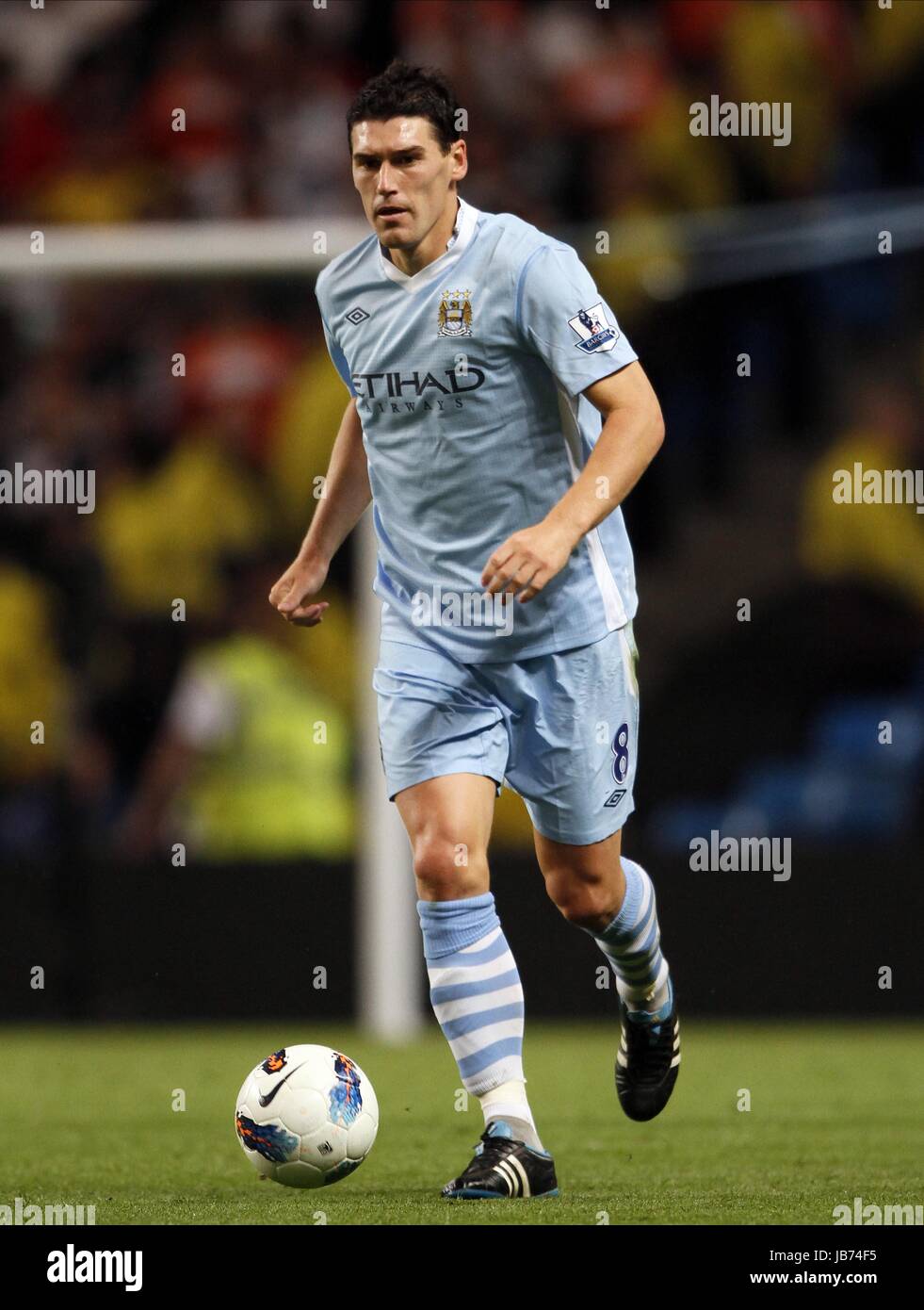GARETH BARRY MANCHESTER CITY FC MANCHESTER CITY FC ETHIAD STADIUM ...