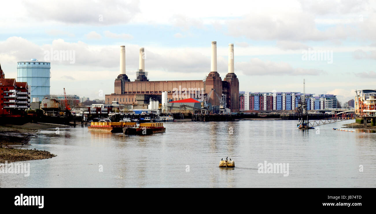 London Battersea powerstation, a landmark abandoned factory Stock Photo ...