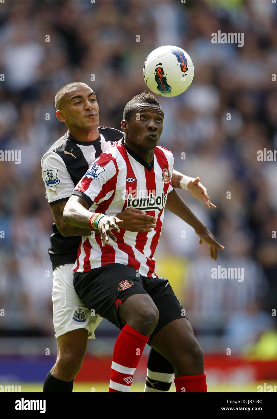 ASAMOAH GYAN & DANNY SIMPSON SUNDERLAND V NEWCASTLE STADIUM OF LIGHT ...