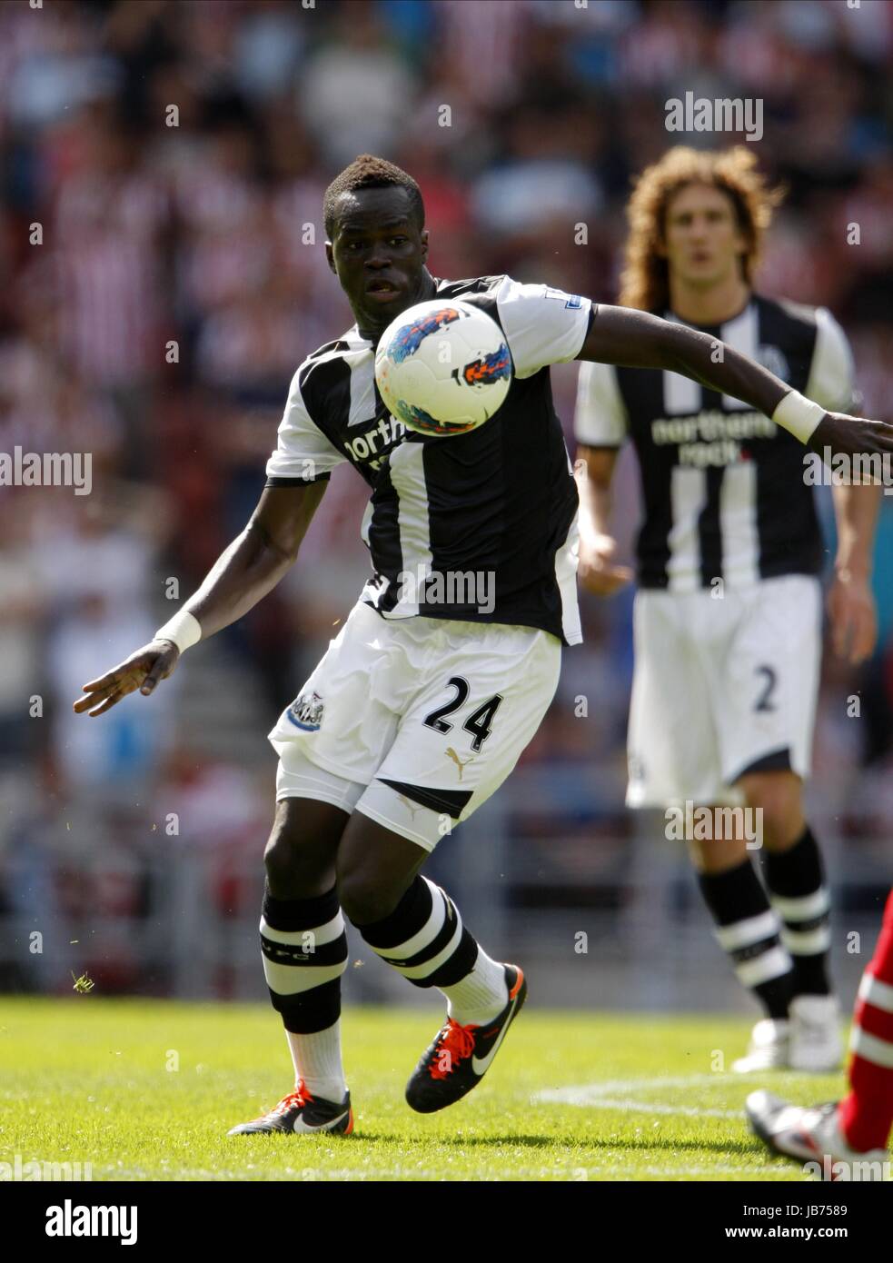 CHEIK TIOTE NEWCASTLE UNITED FC STADIUM OF LIGHT SUNDERLAND ENGLAND 20 ...