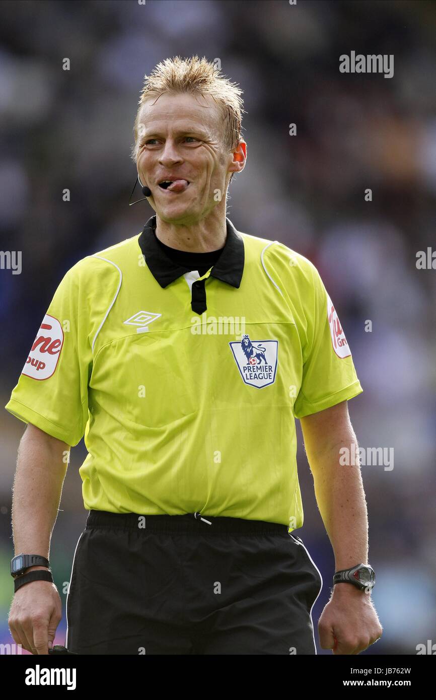 MIKE JONES PREMIERSHIP REFEREE PREMIERSHIP REFEREE REEBOK STADIUM BOLTON ENGLAND 21 August 2011 ...