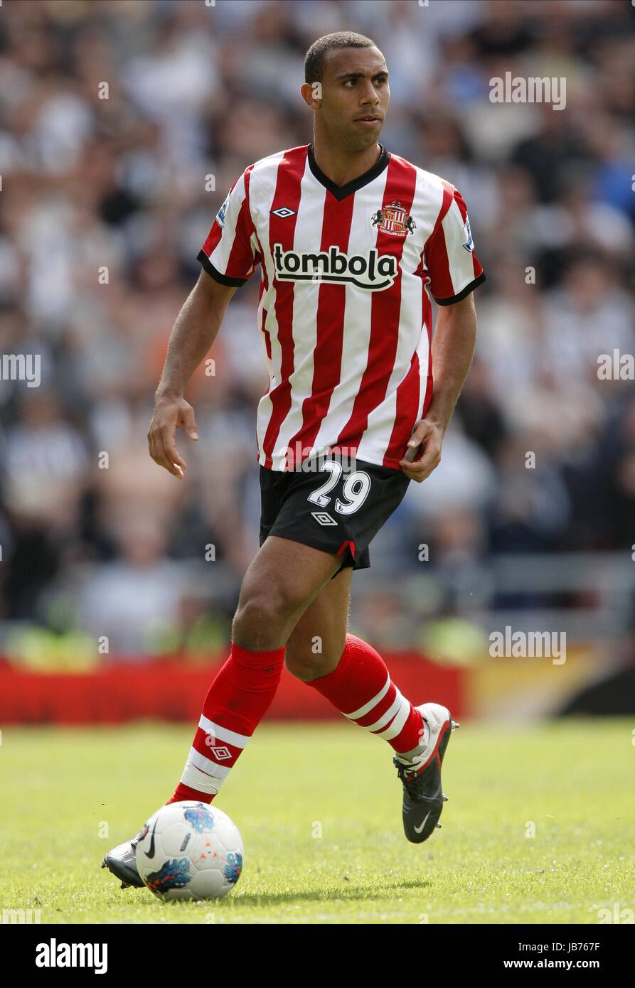 ANTON FERDINAND SUNDERLAND FC SUNDERLAND FC STADIUM OF LIGHT SUNDERLAND ...