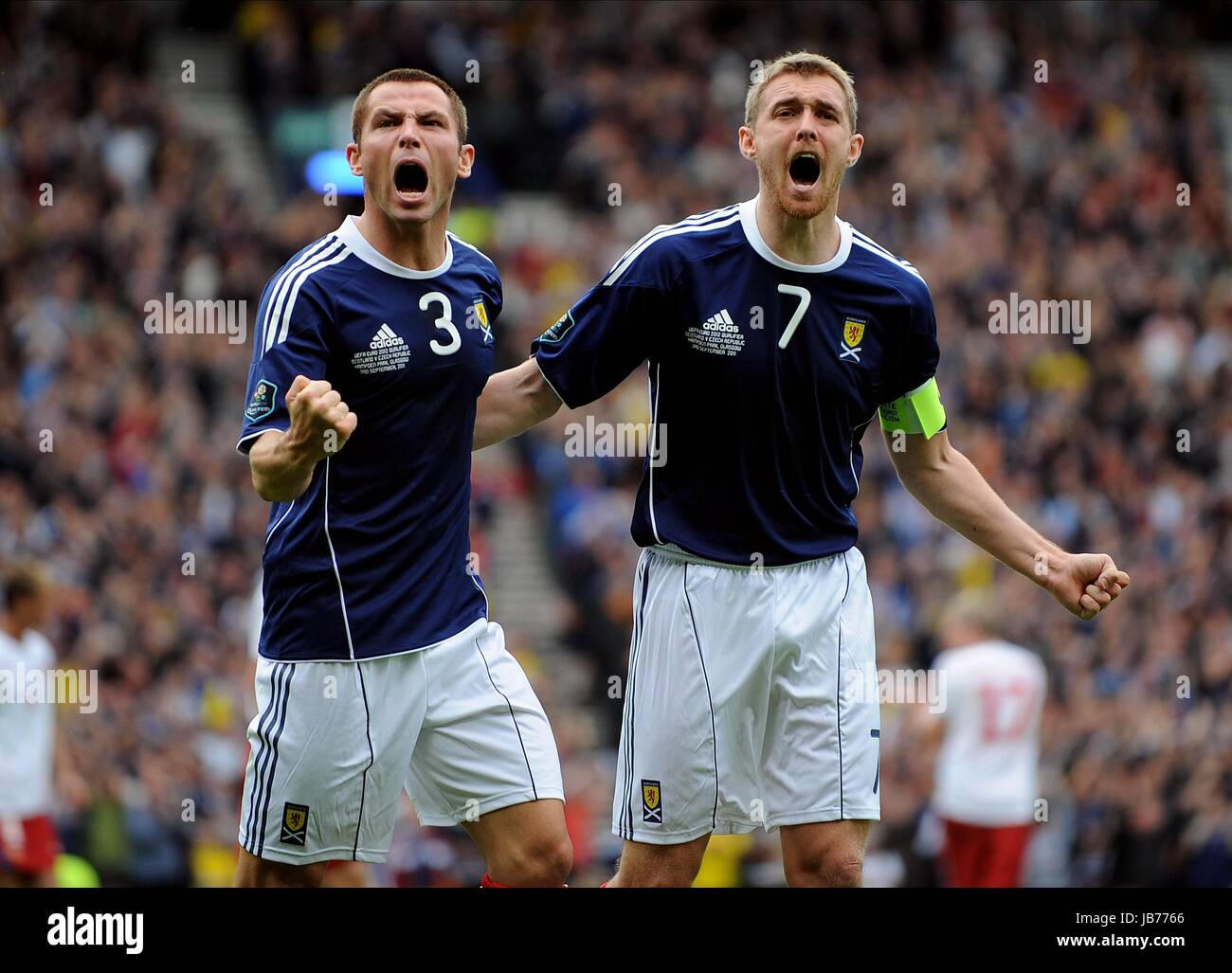 PHIL BARDSLEY & DARREN FLETCHE SCOTLAND V CZECH REPUBLIC HAMPDEN PARK ...