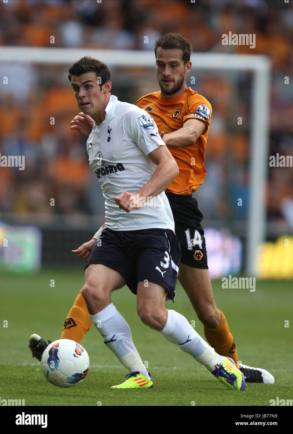 GARETH BALE & ROGER JOHNSON WOLVES V TOTTENHAM MOLINEUX WOLVERHAMPTON ...