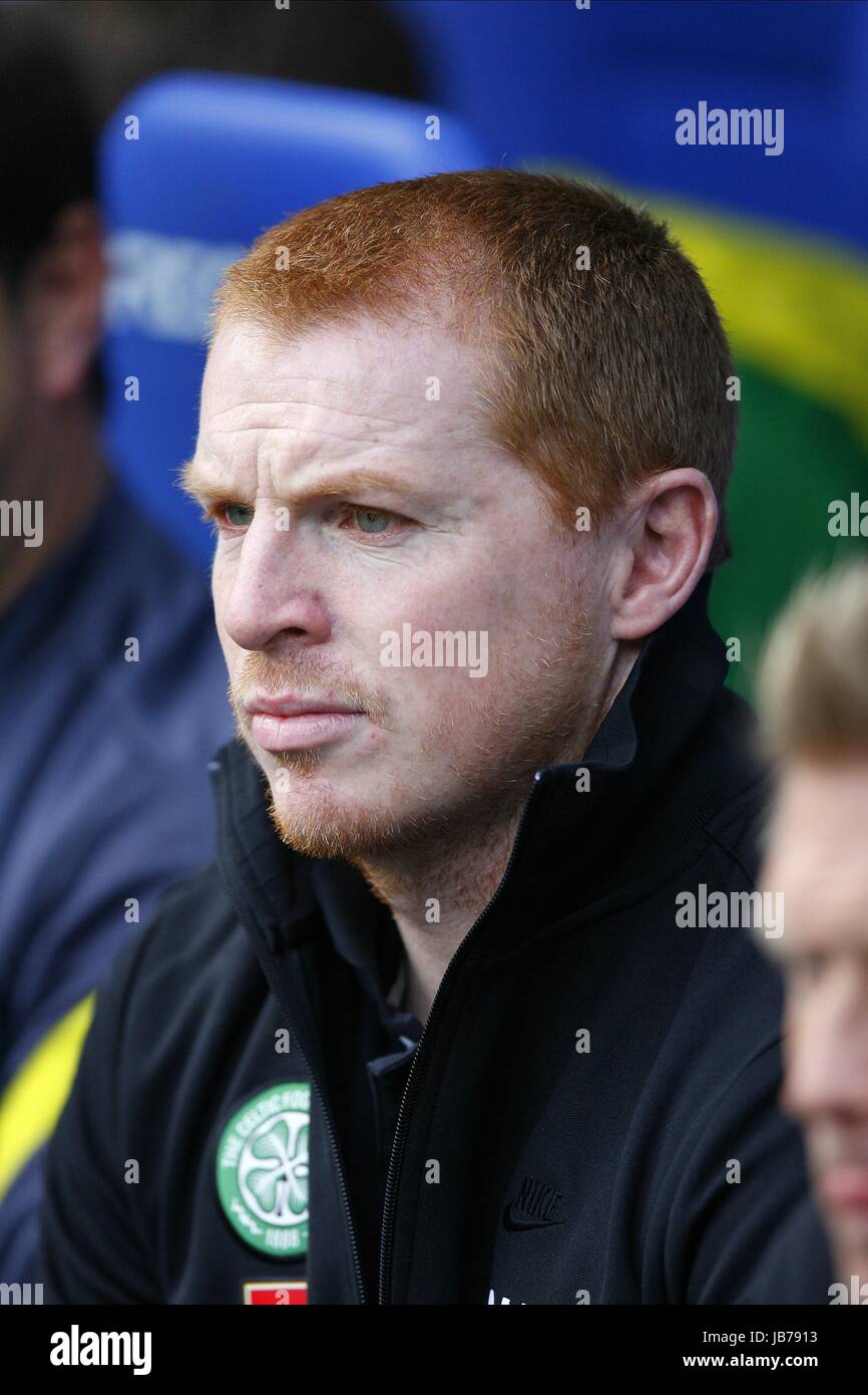 NEIL LENNON GLASGOW CELTIC FC MANAGER GLASGOW CELTIC FC MANAGER IBROX ...