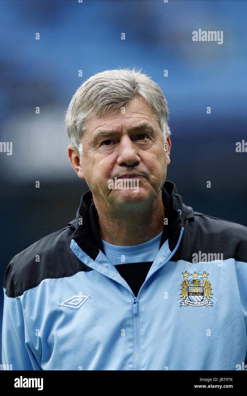 BRIAN KIDD MANCHESTER CITY ASSISTANT COACH MANCHESTER CITY FC ASSISTANT ...