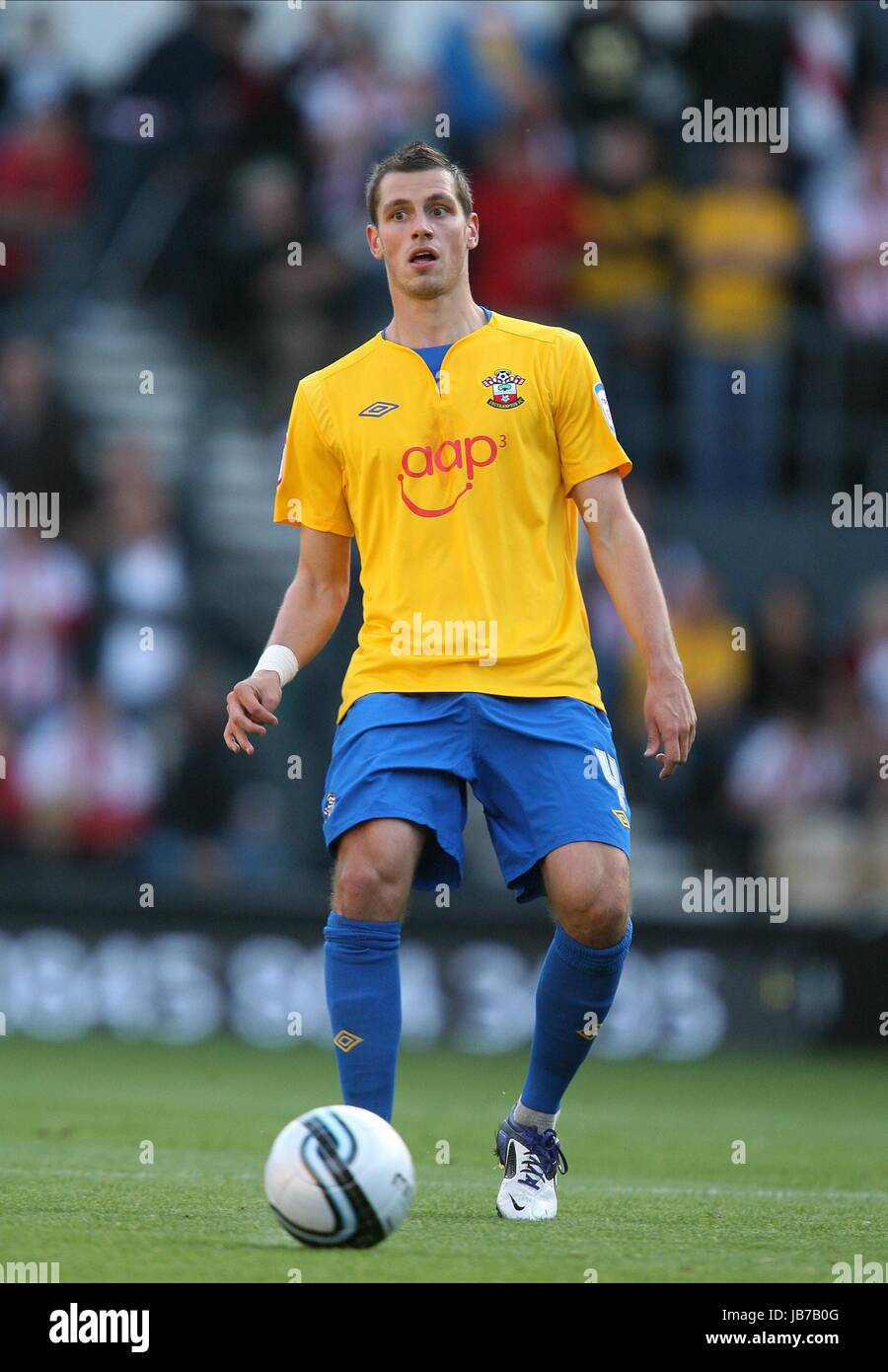 MORGAN SCHNEIDERLIN SOUTHAMPTON FC SOUTHAMPTON FC PRIDE PARK DERBY ...