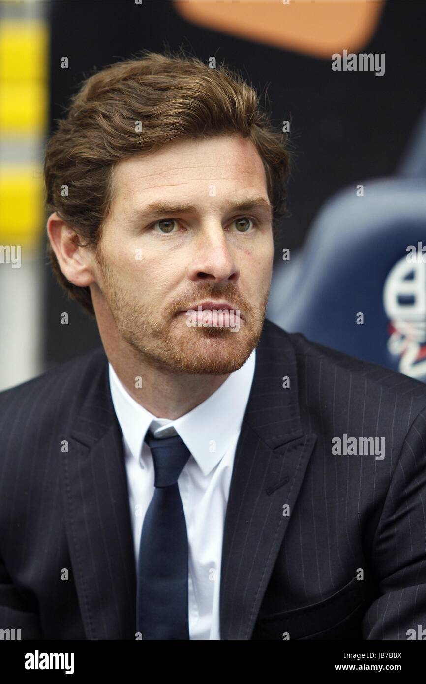 ANDRE VILLAS BOAS CHELSEA FC MANAGER CHELSEA FC MANAGER REEBOK STADIUM ...