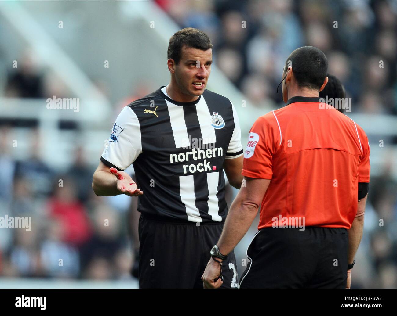 STEVEN TAYLOR REFEREE NEWCASTLE UNITED FC NEWCASTLE UNITED FC ST.JAMES ...