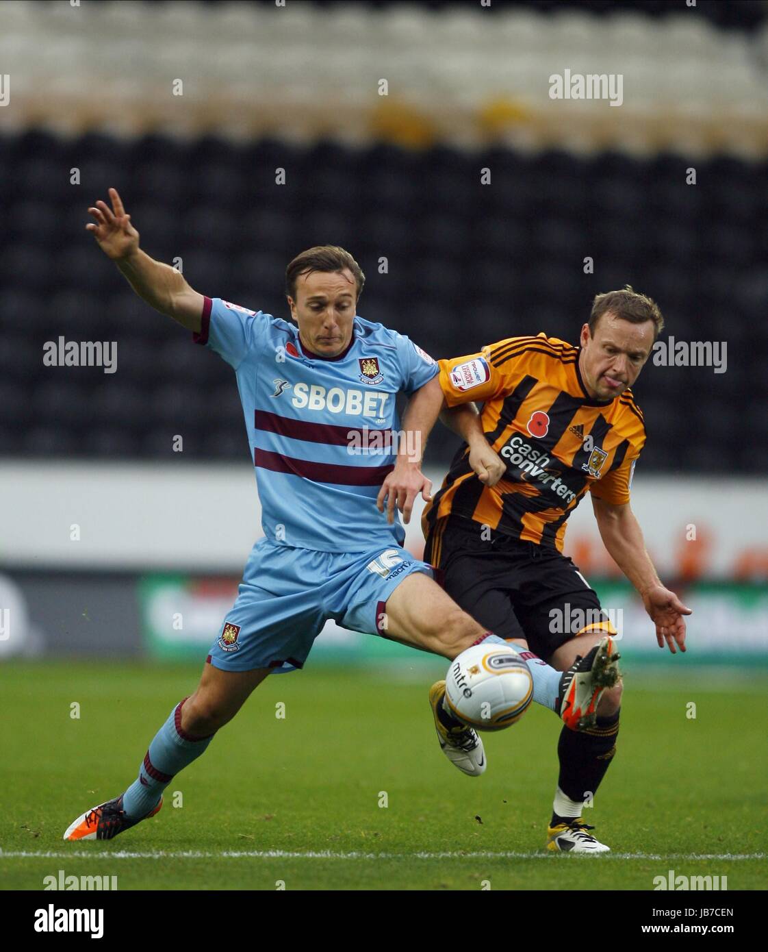 Mark noble west ham november hi-res stock photography and images - Alamy