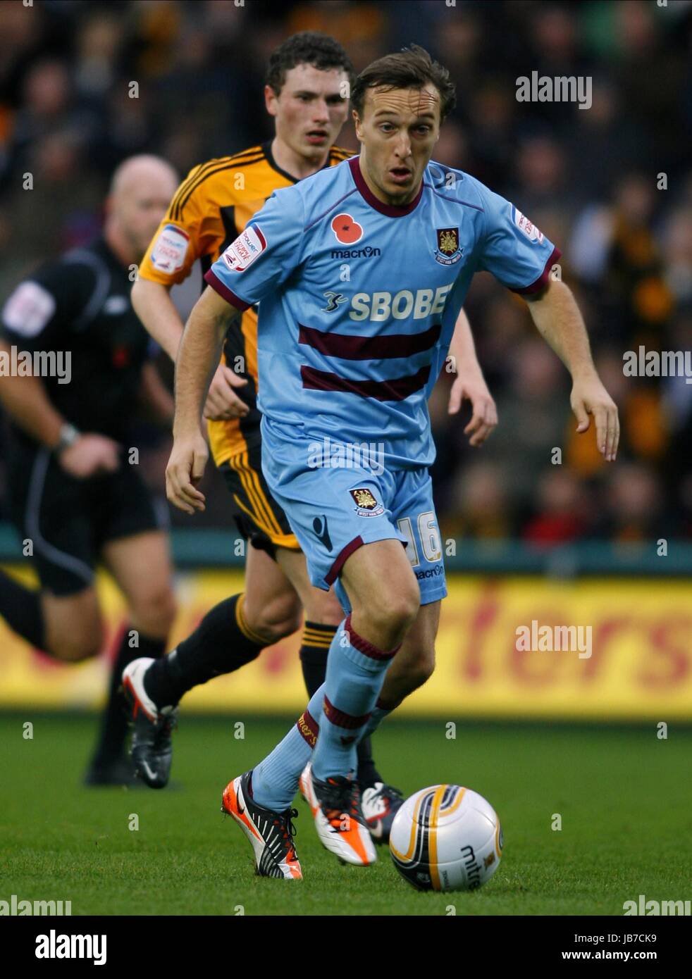 Mark noble west ham november hi-res stock photography and images - Alamy