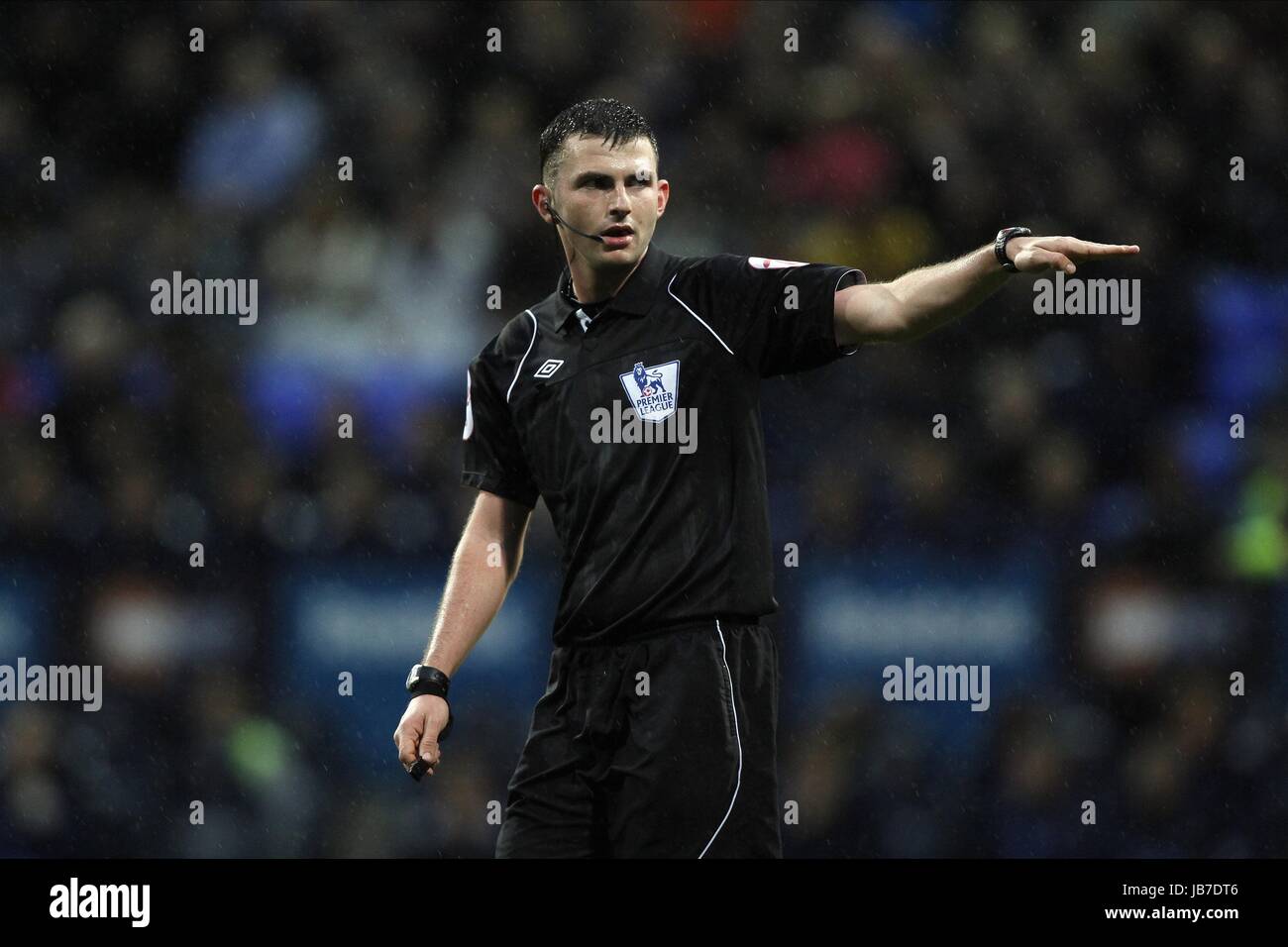 MICHAEL OLIVER FOOTBALL REFEREE FOOTBALL REFEREE REEBOK STADIUM BOLTON ...