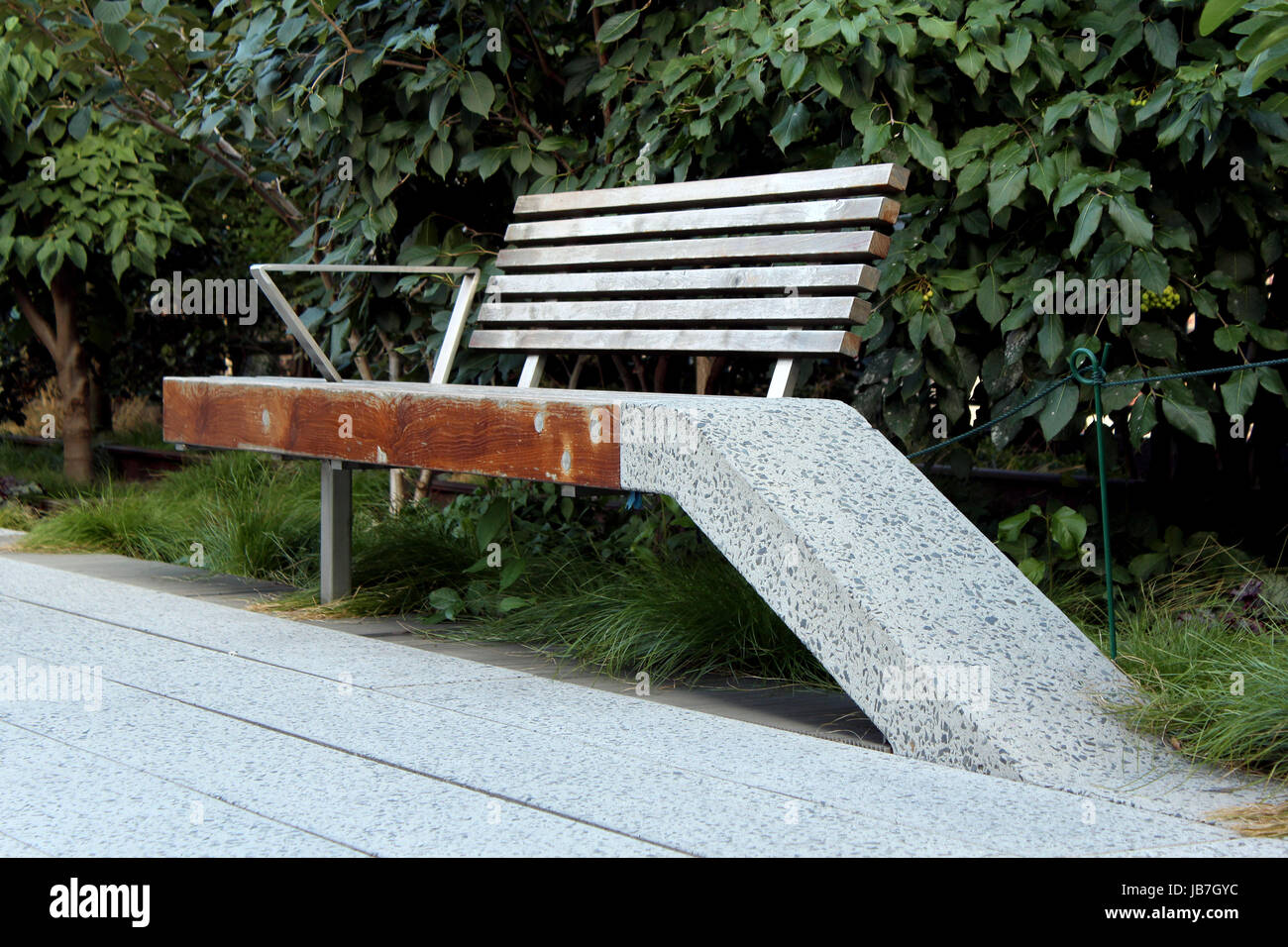 High Line (Bench detail). Elevated pedestrian Park and former elevated ...