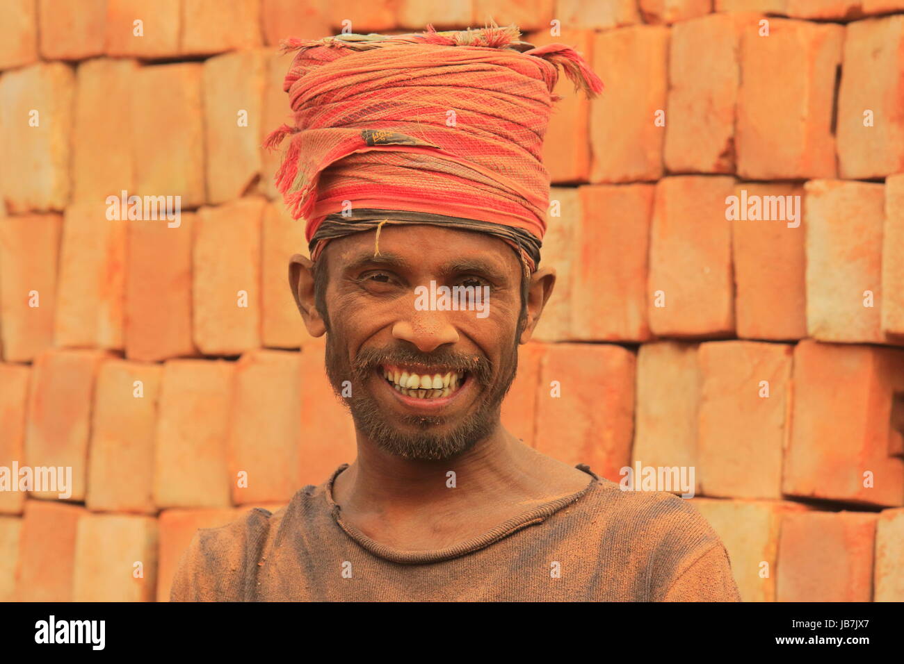 Brickfield workers hi-res stock photography and images - Alamy