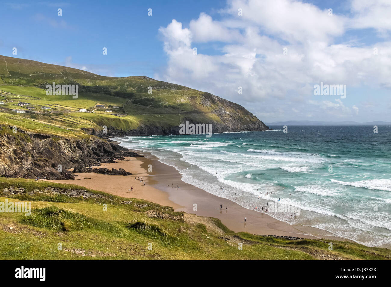Strand und Wellen am Slea Head, Iveragh-Halbinsel, County Kerry, Irland ...