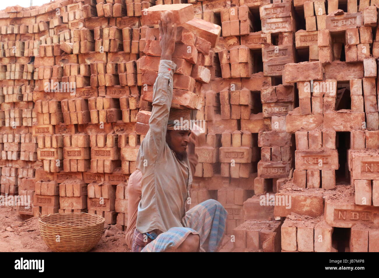 A laborer works at brickfield at Khulna, Bangladesh Stock Photo - Alamy