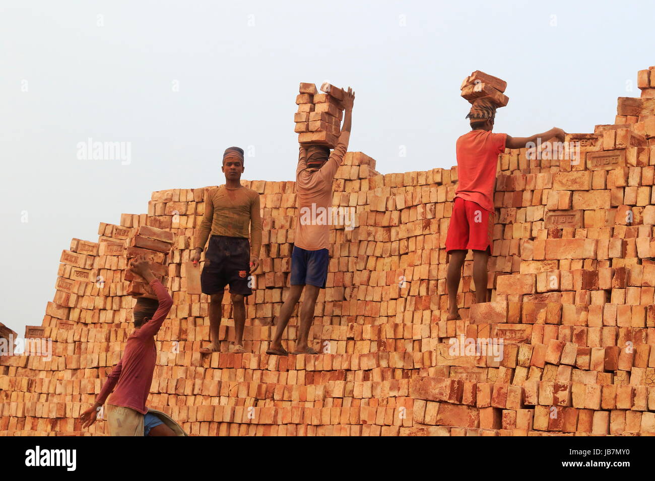 Laborer work at brickfield at Khulna, Bangladesh Stock Photo - Alamy