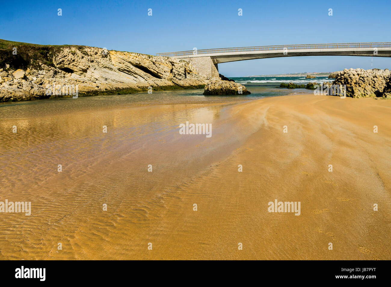 Beautiful sand bridge under sunny hi-res stock photography and images ...