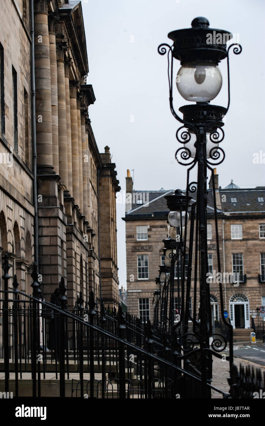 Old streets of Edinburgh Stock Photo - Alamy