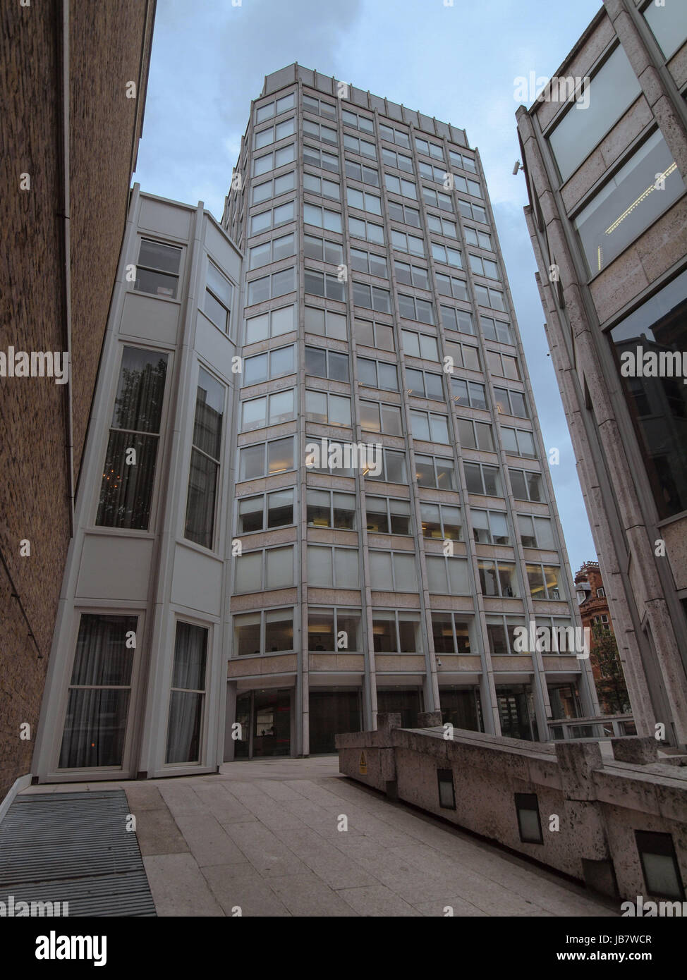 LONDON, ENGLAND, UK - MARCH 04, 2009: The Economist Building designed ...