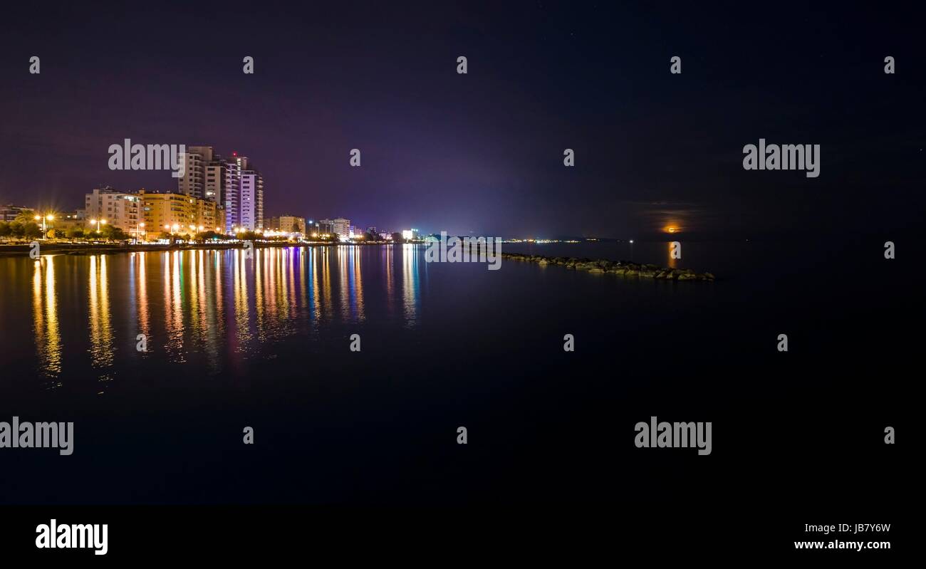 A panoramic view of the cityscape and waterfront of the beautiful city ...
