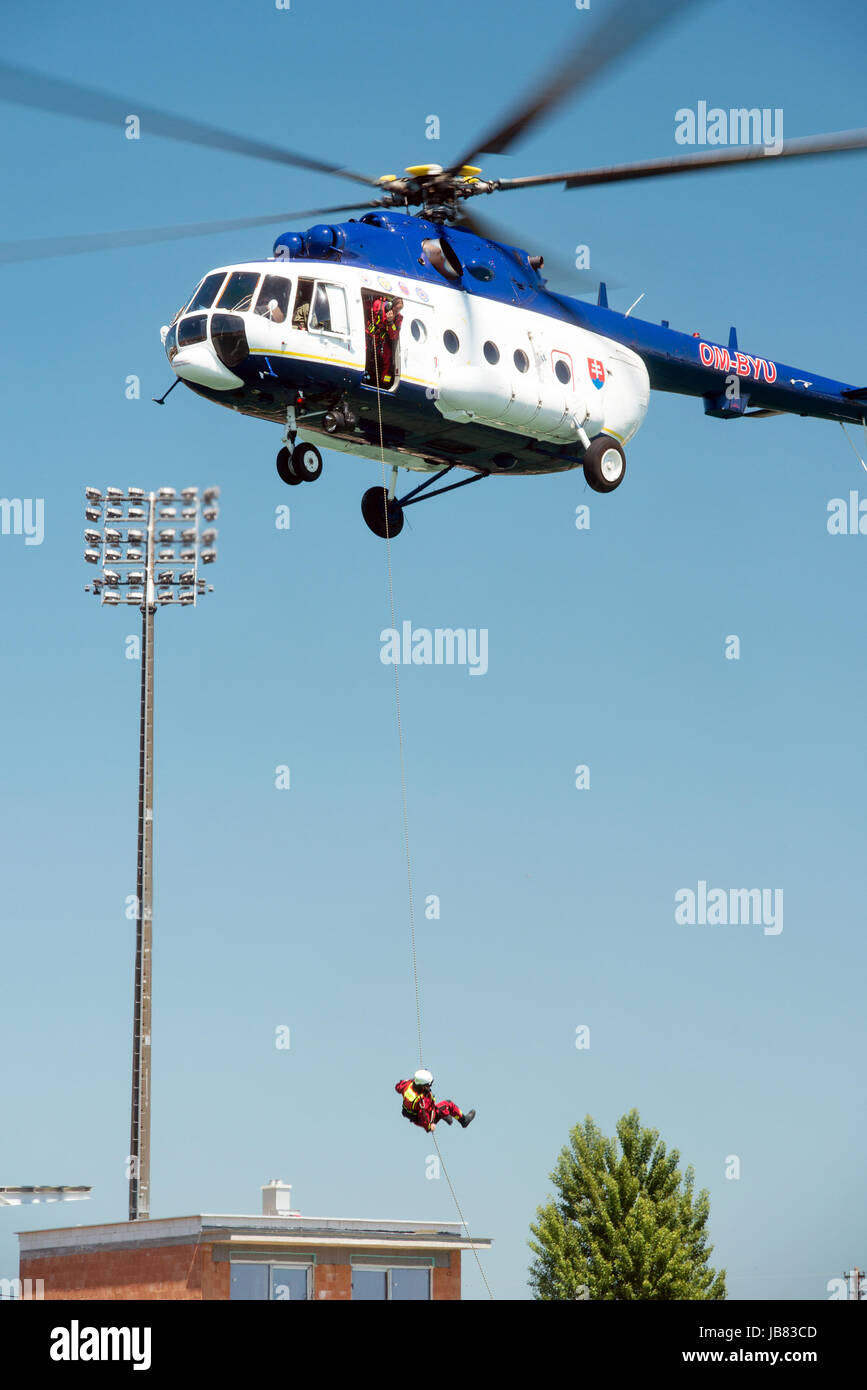 Mi 17 helicopter hi-res stock photography and images - Alamy